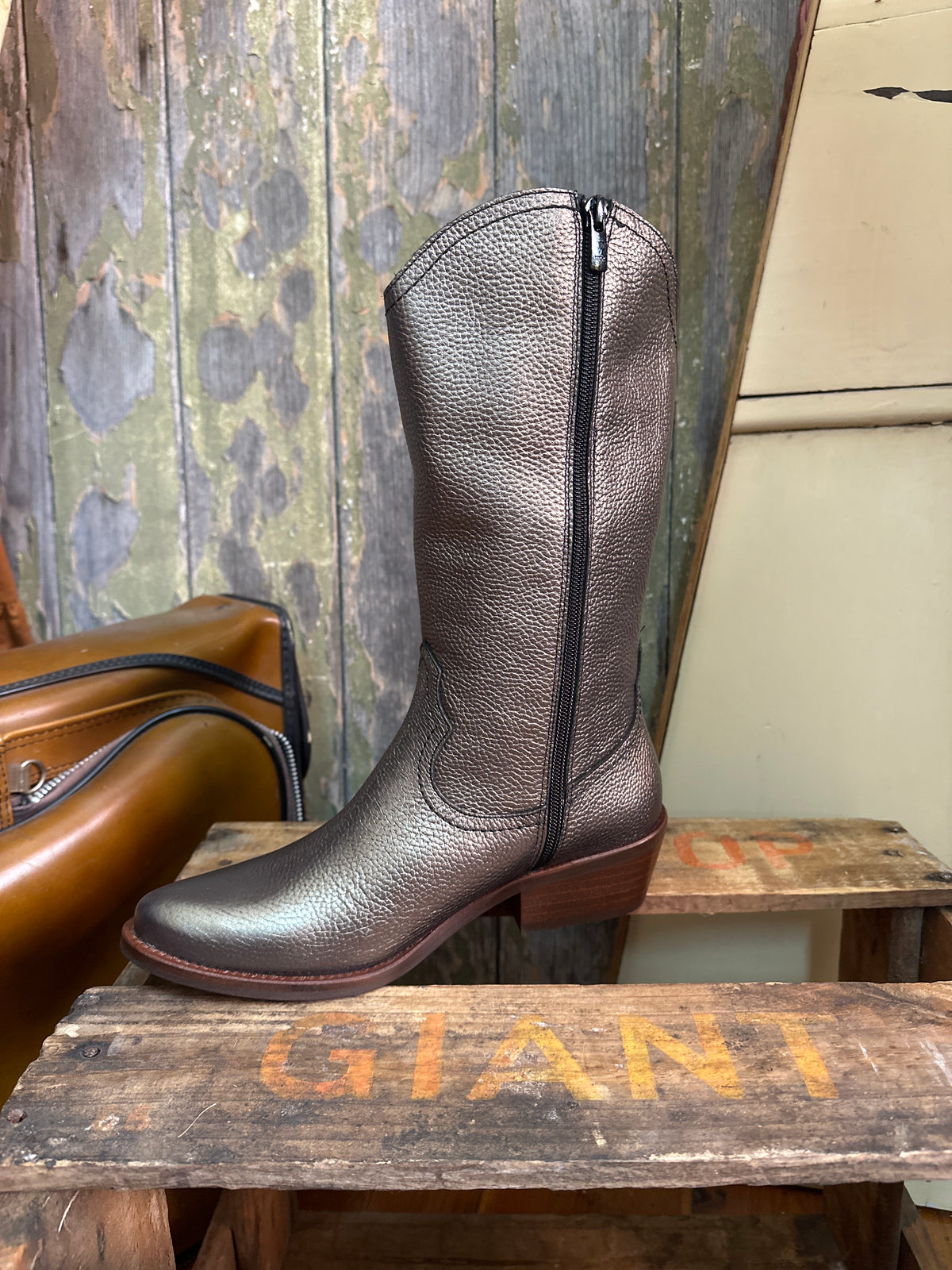 Viguera Bota Mid Length Metallic Boot | Urban Dust Hat Bar & Boutique